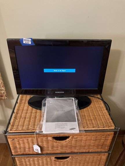 22 in Samsung LCD TV LN22B460B2D - Hurley Real Estate & Auctions