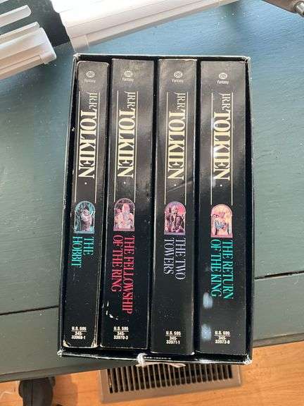 J.R.R. Tolkien The Hobbit and Lord of the Rings paperback book set in ...