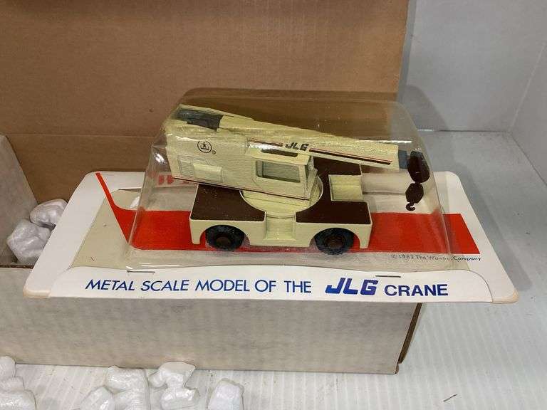 JLG 8875 diecast crane model - Hurley Real Estate & Auctions