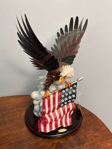De Capoli Collection American eagle and flag figurine accent lamp ...