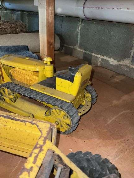 Vintage toy Caterpillar dozer - Hurley Real Estate & Auctions
