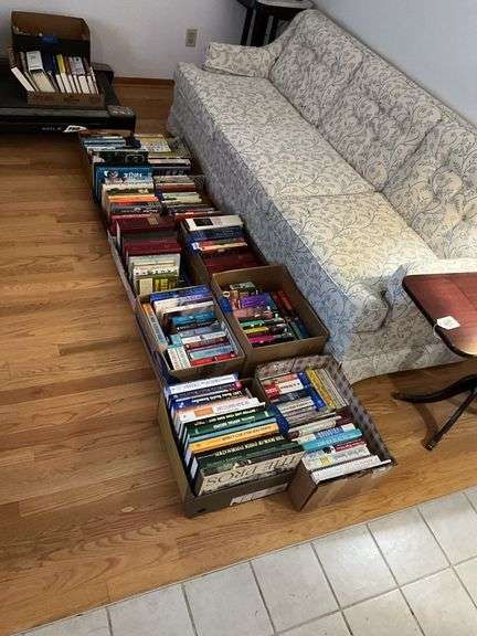 Misc book lot including Bibles - Hurley Real Estate & Auctions