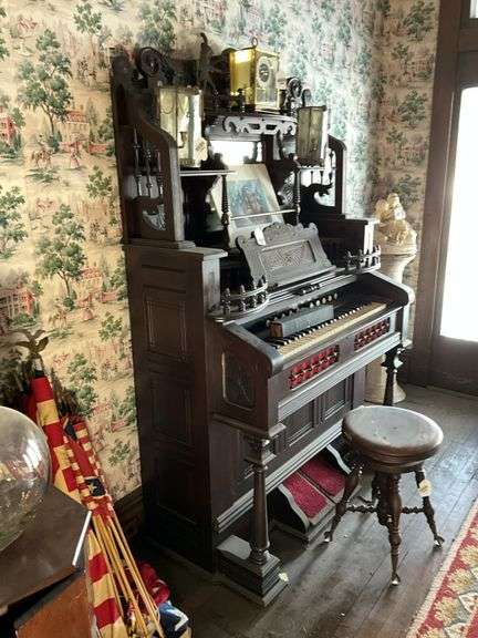 Weaver Piano & Organ Co./ York PA pump organ w/ mirrored top section ...