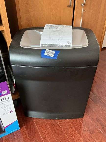Staples paper shredder - Hurley Real Estate & Auctions