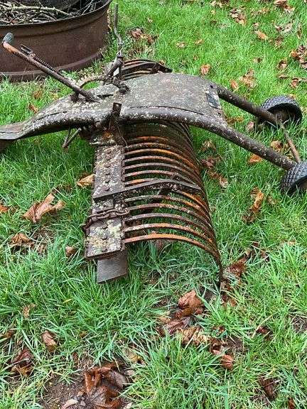 Pull behind rake 46” wide - Hurley Real Estate & Auctions