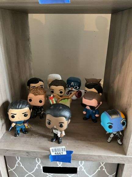 Lot of 12 assorted Funko Pops characters - Hurley Real Estate & Auctions