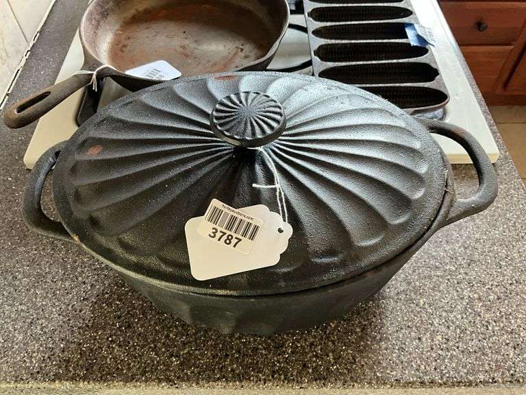 Cast Iron roaster - Hurley Real Estate & Auctions