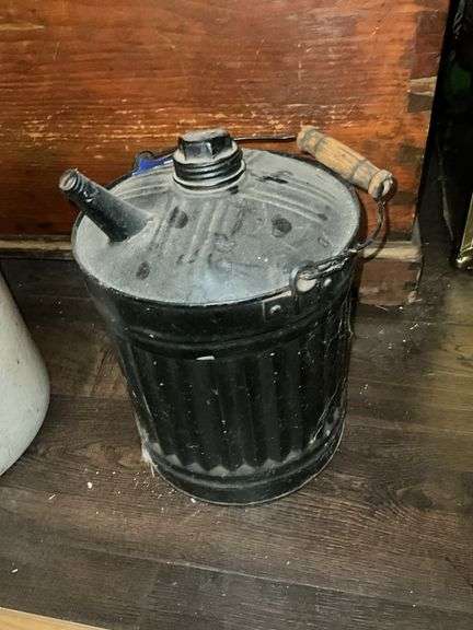 Painted Galvinized fuel can w/ bale handle - Hurley Real Estate & Auctions