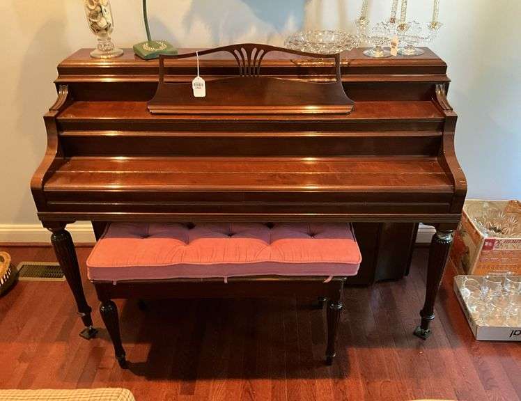 Steinway & Sons spinet piano w/ padded bench - no top contents 57.5x23 ...