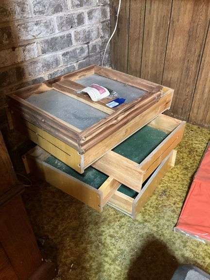 Screened boxes - Hurley Real Estate & Auctions