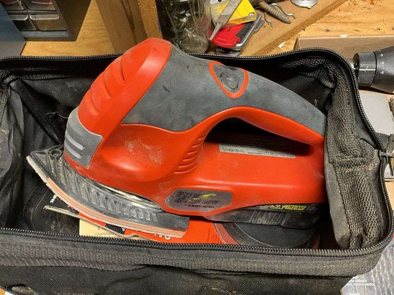 B&D Finishing Sander - Hurley Real Estate & Auctions