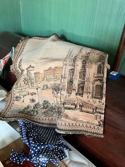 Tapestry, table covers, apron - Hurley Real Estate & Auctions