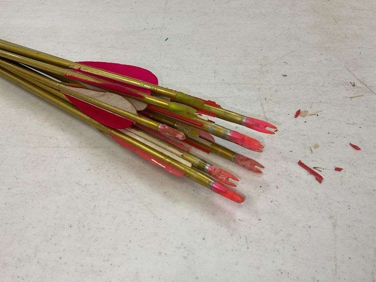Lot of aluminum arrows - Hurley Real Estate & Auctions