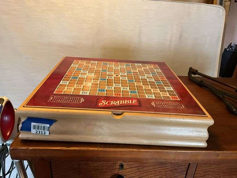 Wooden game box Scrabble & Monopoly - Hurley Real Estate & Auctions