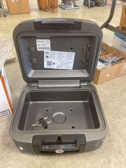 Sentry safe w/ keys - Hurley Real Estate & Auctions
