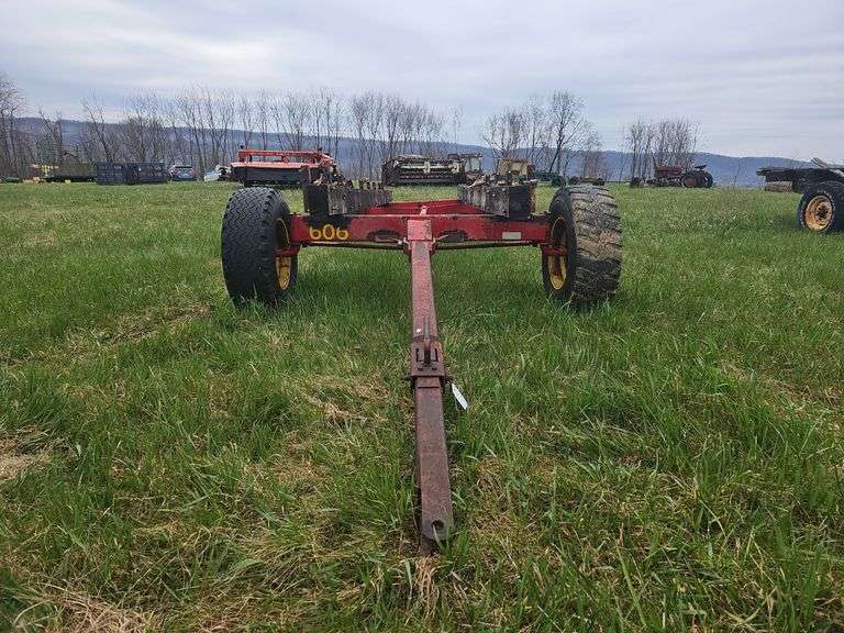 Pequea 606 running gears - Hurley Real Estate & Auctions