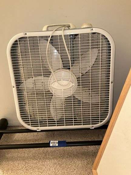 Garment rack, box fan, wooden trays - Hurley Real Estate & Auctions