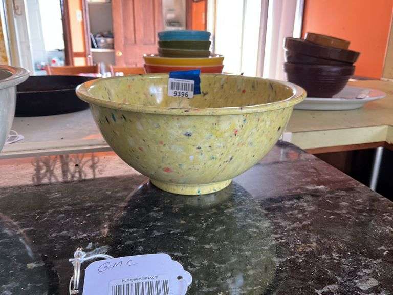 Texas Ware speckled plastic bowl - Hurley Real Estate & Auctions
