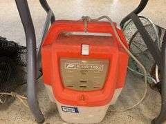 Plano Troll bait bucket - Hurley Real Estate & Auctions