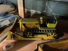 Vintage toy Caterpillar dozer - Hurley Real Estate & Auctions