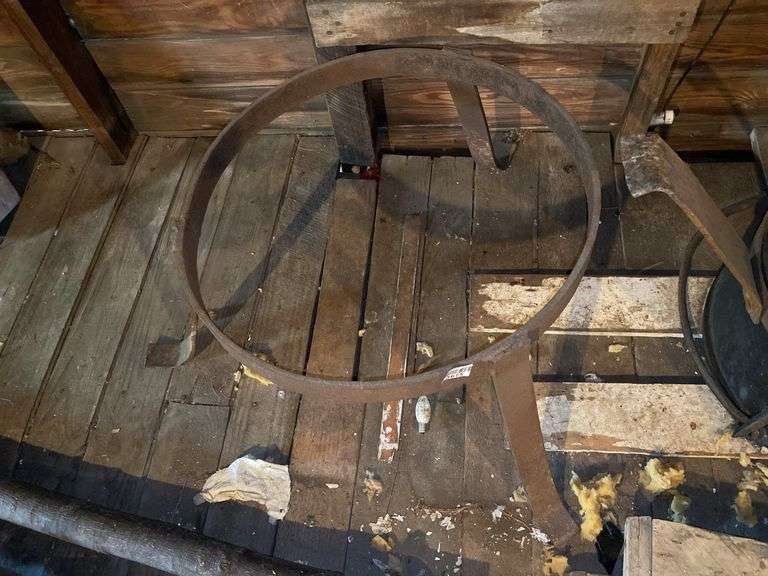Butcher kettle stand - Hurley Real Estate & Auctions