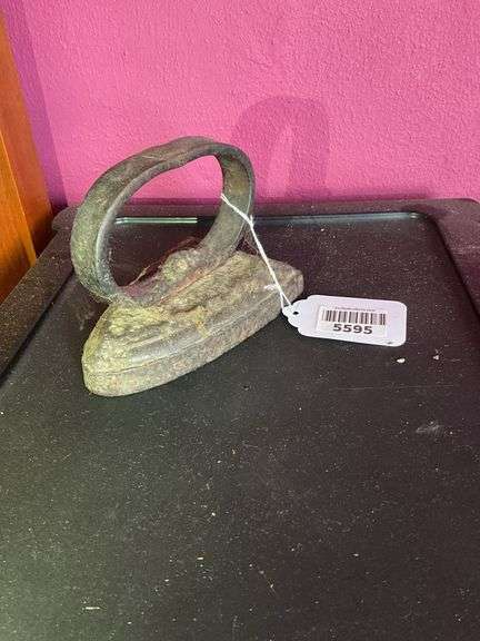 Early sad iron - Hurley Real Estate & Auctions