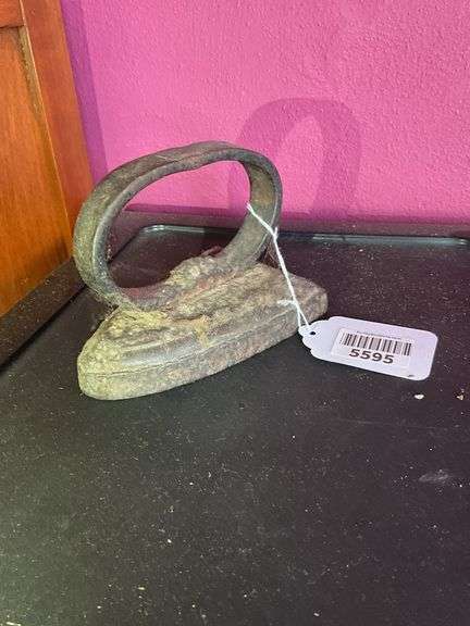 Early sad iron - Hurley Real Estate & Auctions