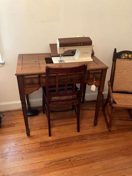 Singer Cabinet Sewing Machine Creative Touch Fashion Machine 1036 w ...