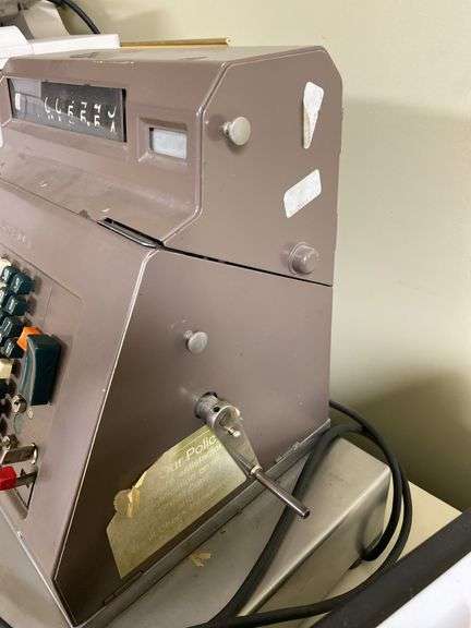 Vintage Sweda cash register - Hurley Real Estate & Auctions