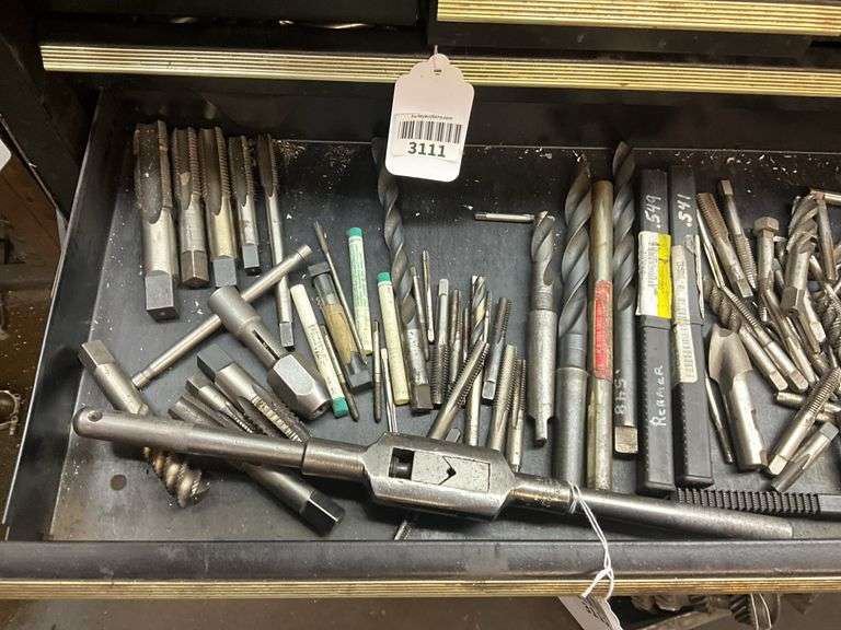 Assortment of taps, drill bits, extractors - Hurley Real Estate & Auctions