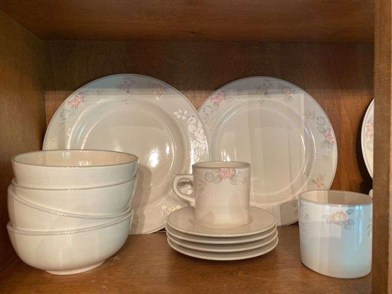 Pfaltzgraff Dinnerware Perennials The Tea Rose Pattern dinnerware ...