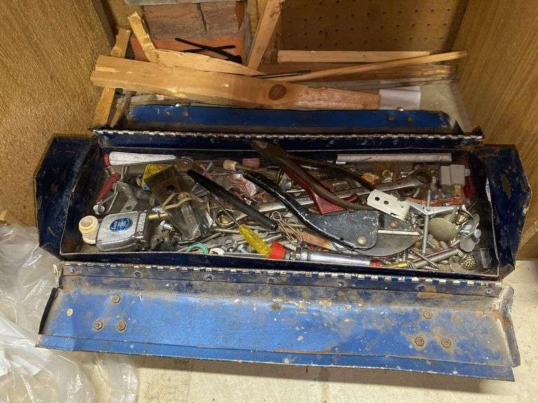 Toolbox & contents - Hurley Real Estate & Auctions
