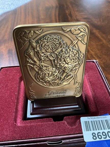 Gerald Henry Friend plaque on stand, in box - Hurley Real Estate & Auctions