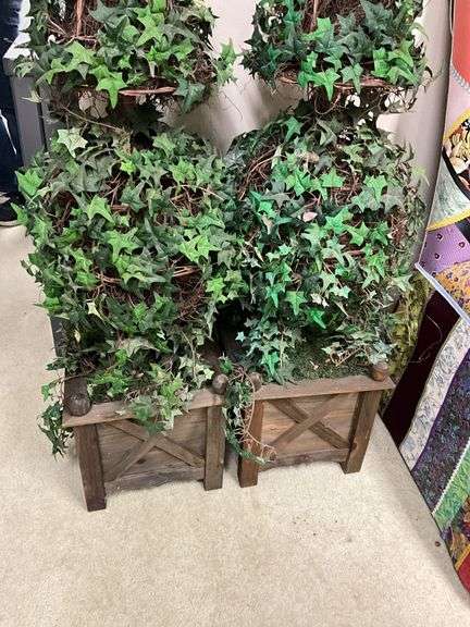 Pair of faux ivy topiaries in planter boxes - Hurley Real Estate & Auctions
