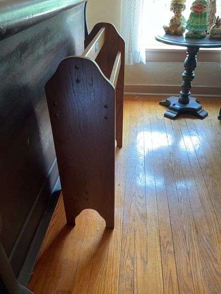 Oak quilt rack - Hurley Real Estate & Auctions
