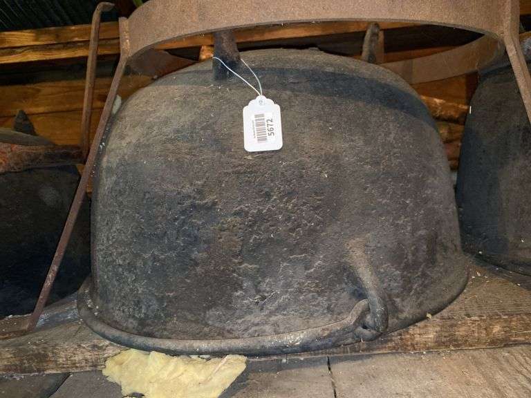 Cast iron butcher kettle w/ stand - Hurley Real Estate & Auctions