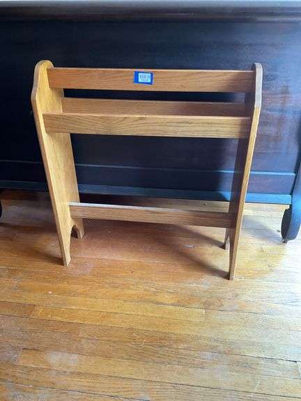Oak quilt rack - Hurley Real Estate & Auctions
