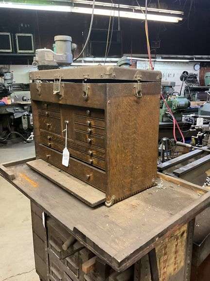Gerstner model 042 oak machinist tool box - Hurley Real Estate & Auctions