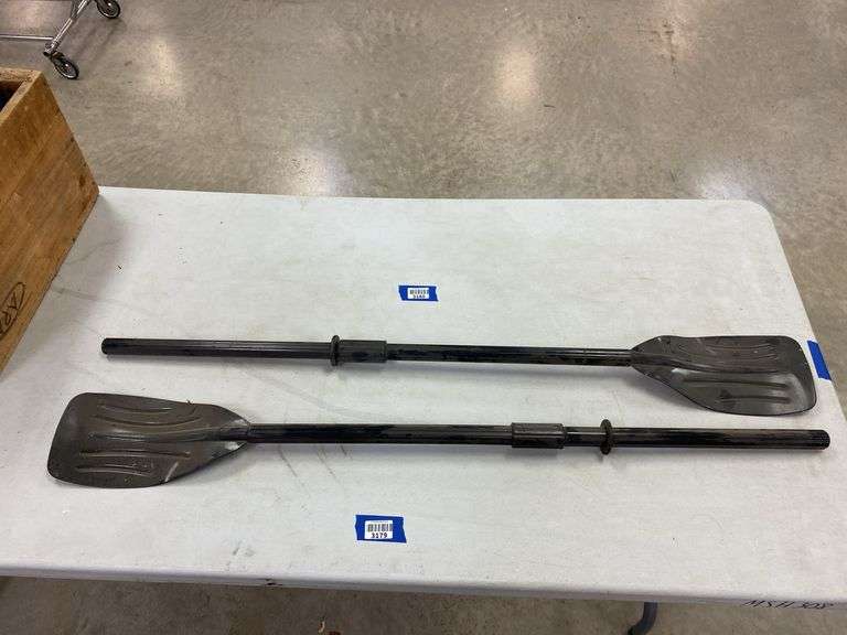 Two kayak paddles - Hurley Real Estate & Auctions