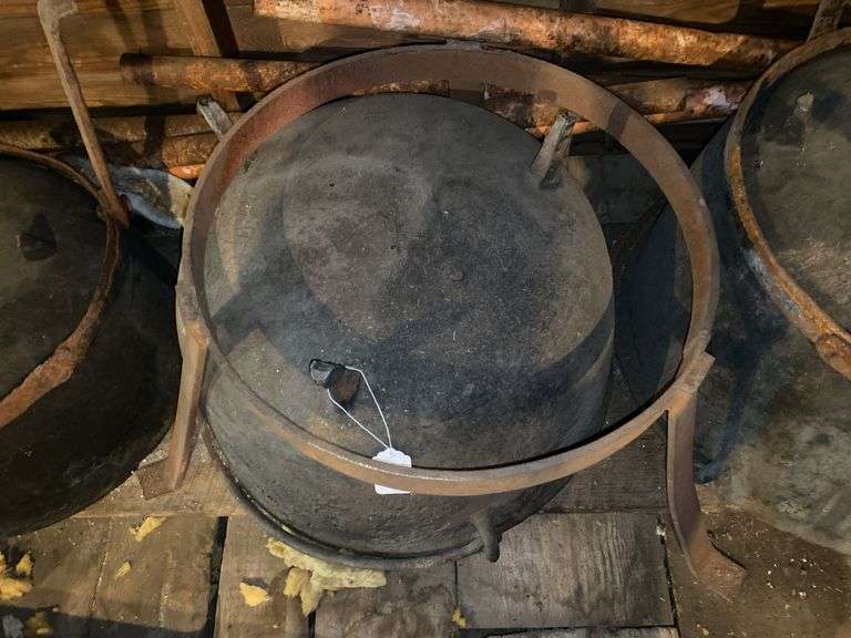 Cast iron butcher kettle w/ stand - Hurley Real Estate & Auctions