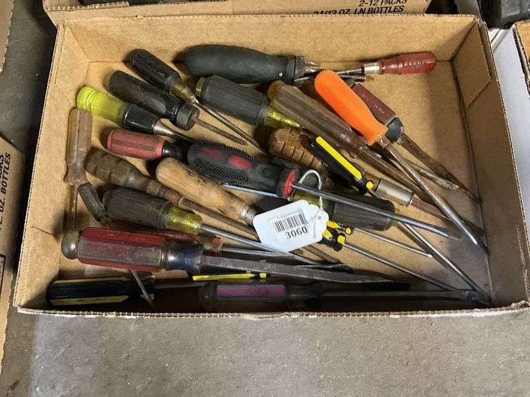 Box lot of screwdrivers - Hurley Real Estate & Auctions