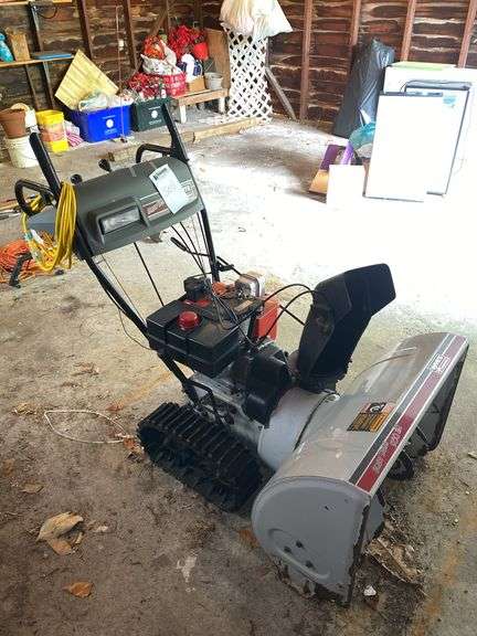 White Snow Boss 950ST Snow Thrower - Hurley Real Estate & Auctions