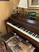 Lester/Philadelphia spinet piano - bench is included - no contents ...