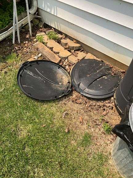 Metal and plastic garbage cans - Hurley Real Estate & Auctions