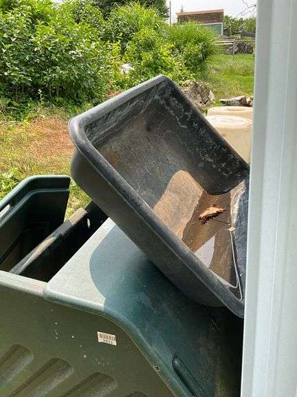 Rubbermaid compost bin - Hurley Real Estate & Auctions