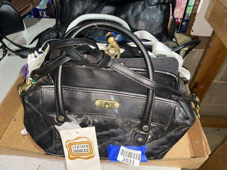 Ladies purses - some w/ tags - Hurley Real Estate & Auctions