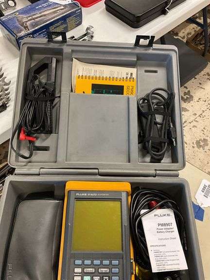 Fluke 97/Auto Automotive Scopemeter Kit - Hurley Real Estate & Auctions