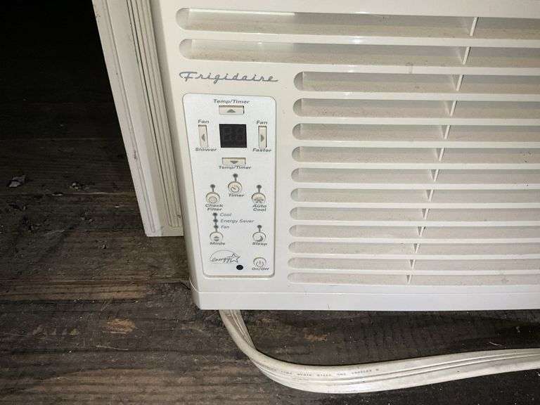 Frigidaire window AC unit 18.75in wide - Hurley Real Estate & Auctions