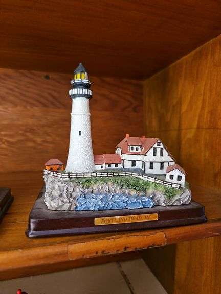 Four lighthouse models - Hurley Real Estate & Auctions