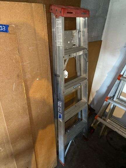 Werner 5' aluminum step ladder - Hurley Real Estate & Auctions